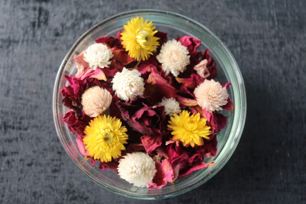 12 Ways to Use Dry Flower Petals | BloomyBliss