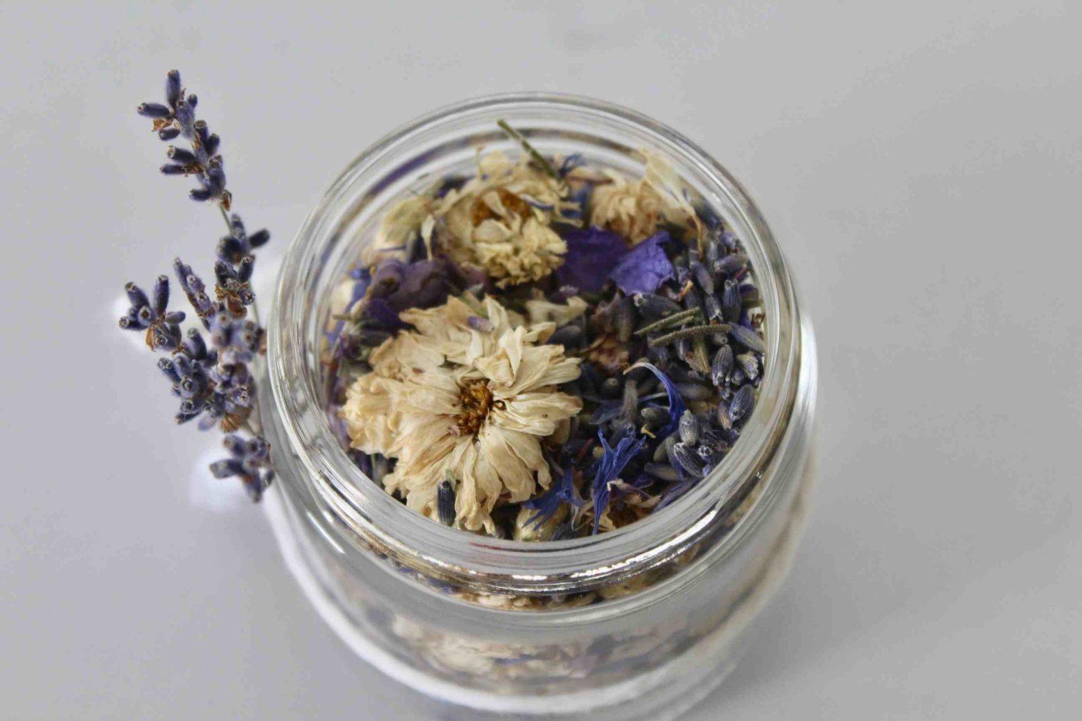 Buy Lavender Scented Potpourri Glass Jar | BloomyBliss