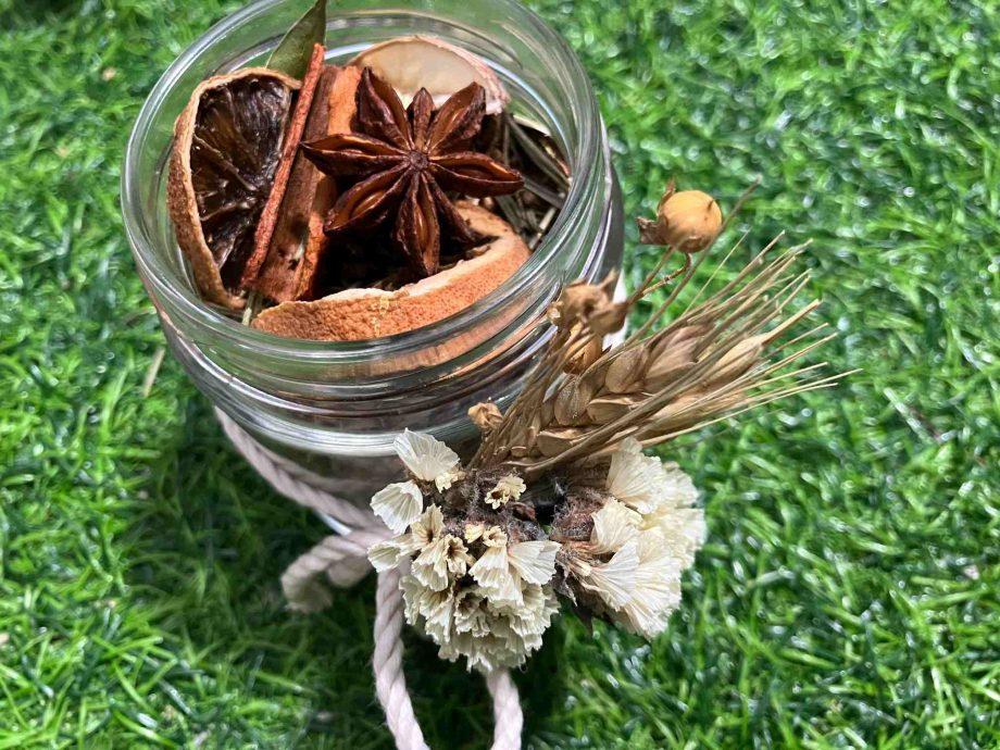 Buy Geranium Scented Potpourri Glass Jar | BloomyBliss